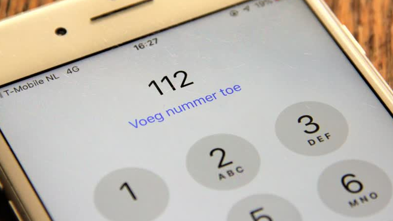 Alarmnummer vrijwel onbereikbaar door storing: hulpdiensten rijden ...